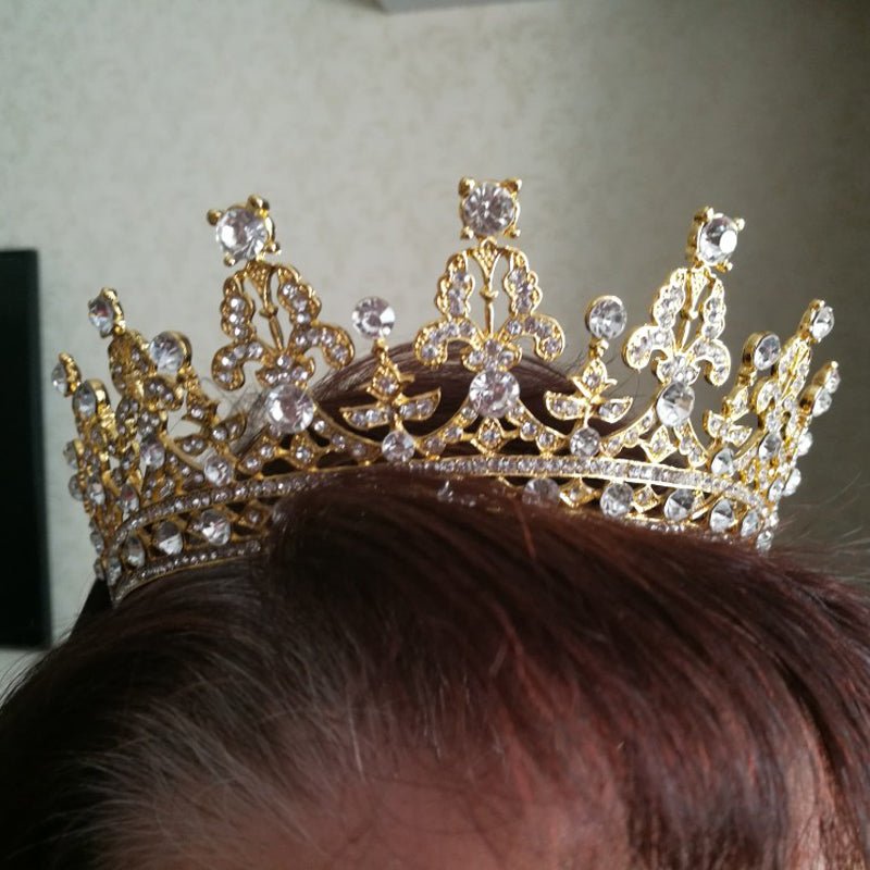 Tiara Queen Enriketa – The Drag Queen Closet